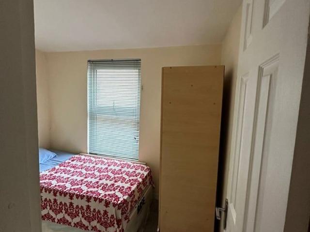 Room in a Shared House, Westbury Road, E7