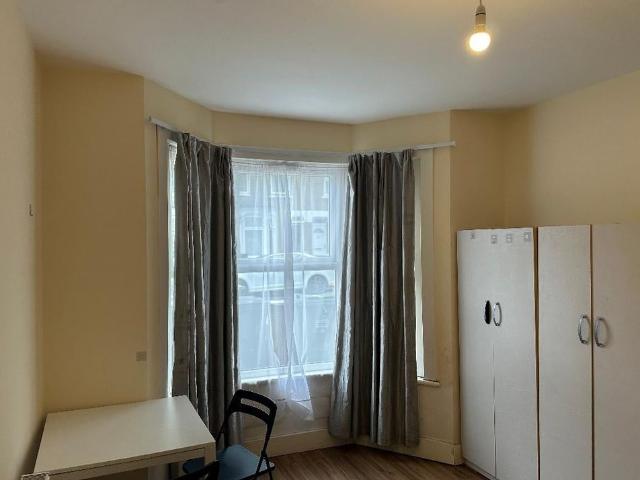 Room in a Shared House, Westdown Road, E15