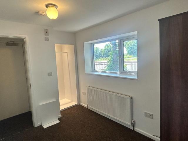 Room in a Shared House, Whitley Village, CV3