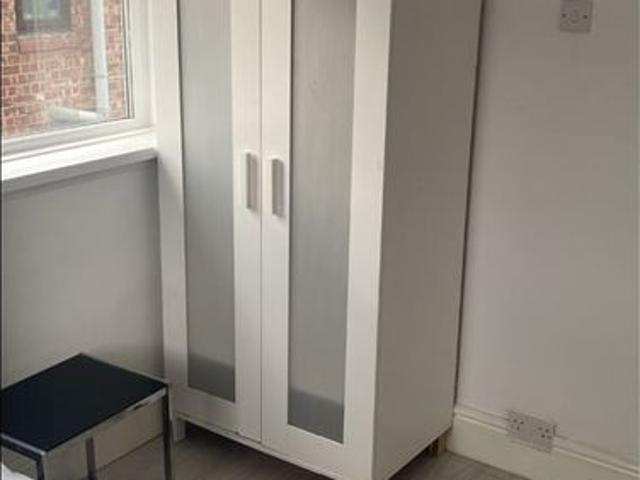 Room in a Shared House, Wilbraham Road, M14