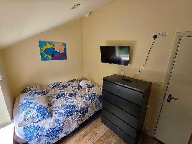 Room in a Shared House, Willesden Green, NW2