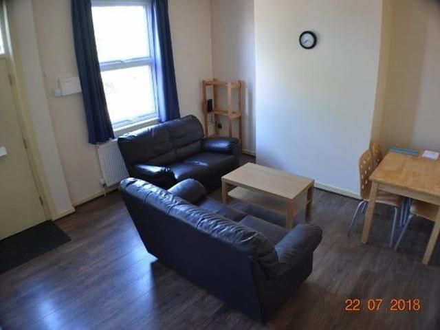 Room in a Shared House, Winfield Place, LS2