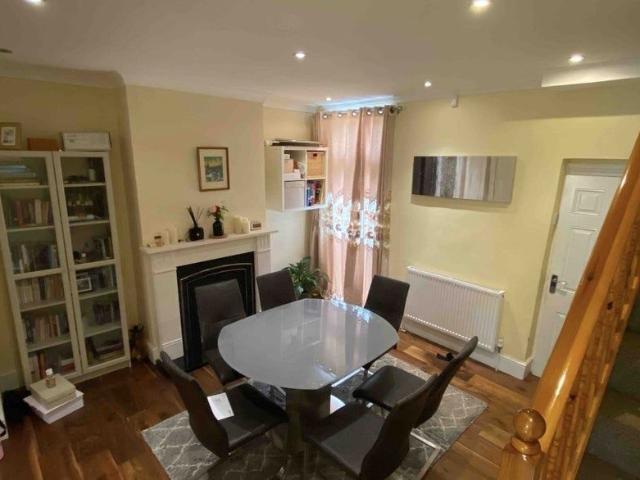 Room in a Shared House, Woodside Road, SE25