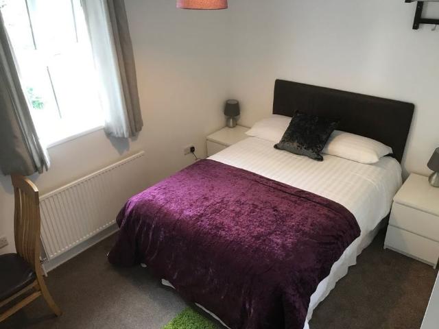 Room in a Shared House, Wostenholm Road, S7
