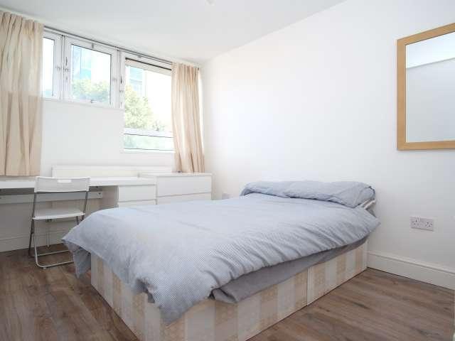 Room in a shared 4 bedroom flat for rent in London