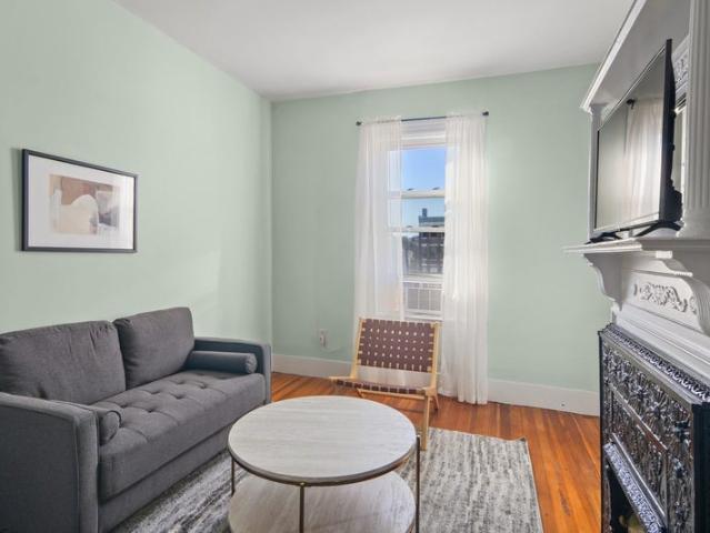 Room in Allston on a flexible lease