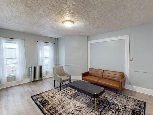 Room in Allston on a flexible lease