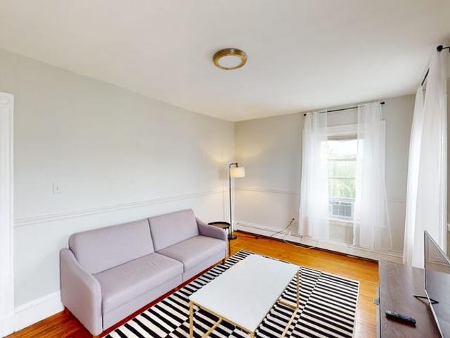 Room in Allston on a flexible lease