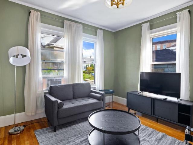 Room in Allston on a flexible lease