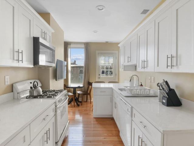 Room in Allston on a flexible lease