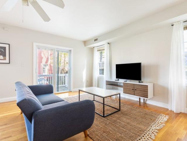 Room in Allston on a flexible lease