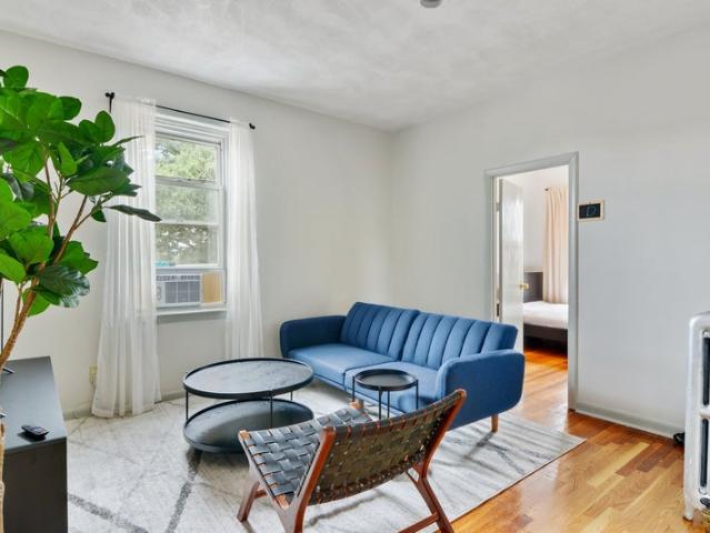 Room in Allston on a flexible lease