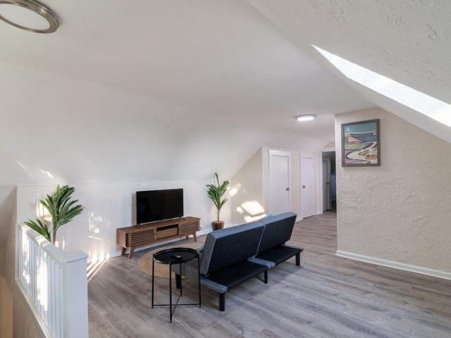 Room in Allston on a flexible lease