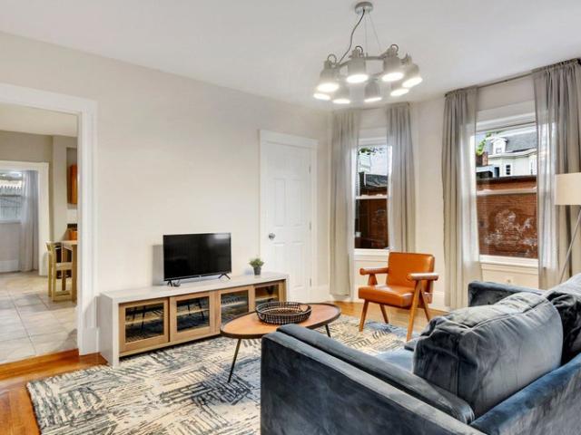 Room in Allston on a flexible lease