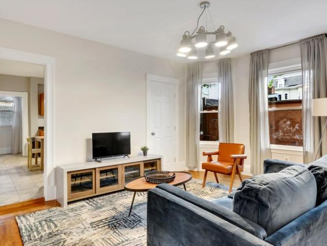 Room in Allston on a flexible lease