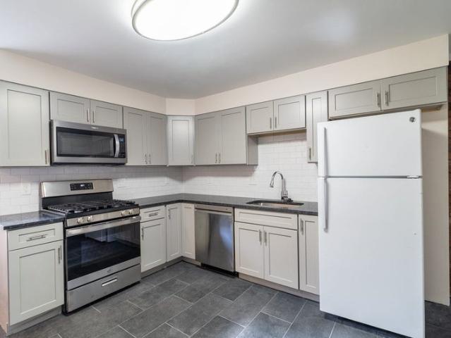 Room in Allston on a flexible lease