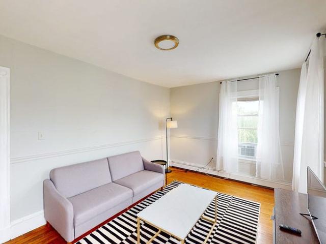 Room in Allston on a flexible lease