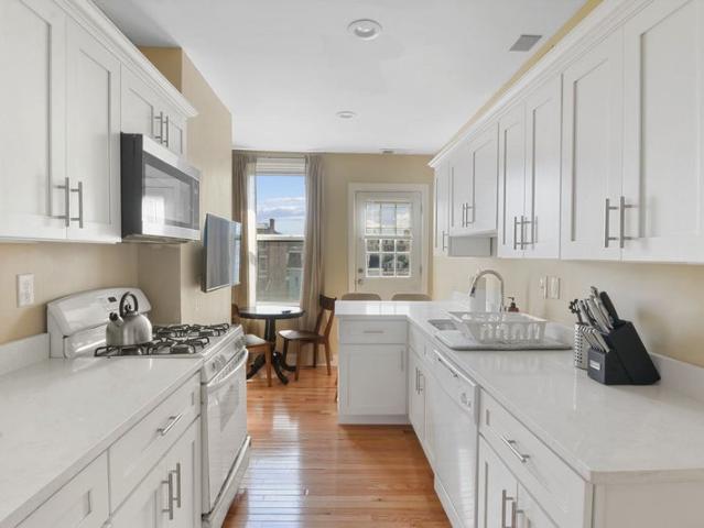 Room in Allston on a flexible lease