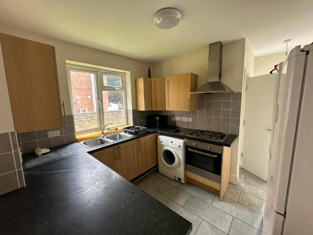 room in Alma Road, Southampton