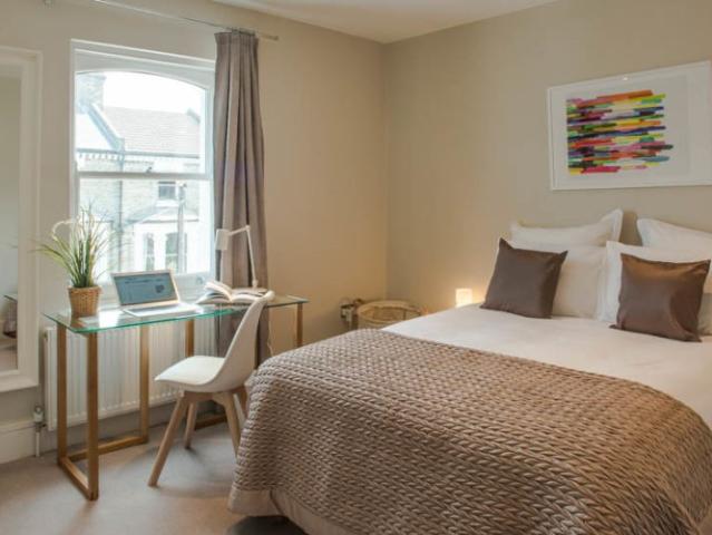 room in Almeric Road