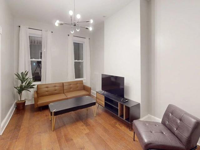 Room in Anacostia on a flexible lease