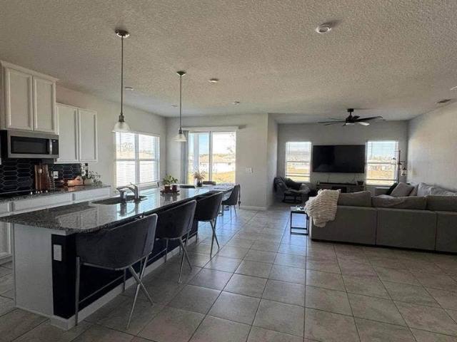 Room in Apopka w/ private bath!