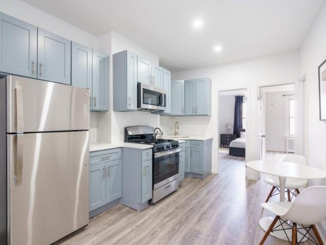 Room in Astoria on a flexible lease