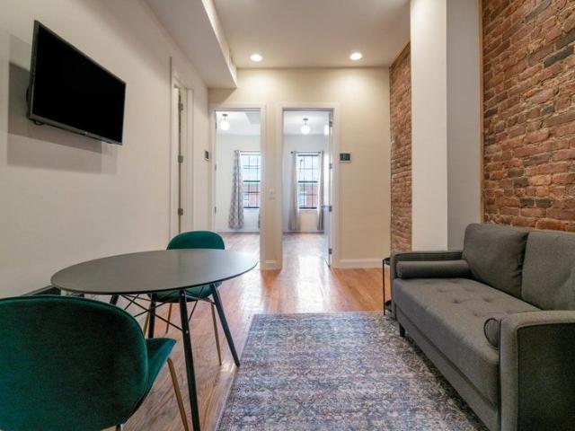 Room in Bushwick on a flexible lease