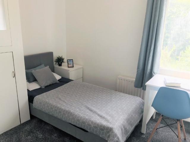 room in Burlington Road, Southampton