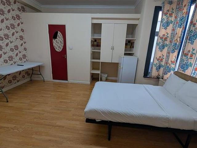 Room in Barking