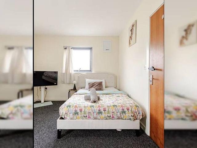 Room in Barking