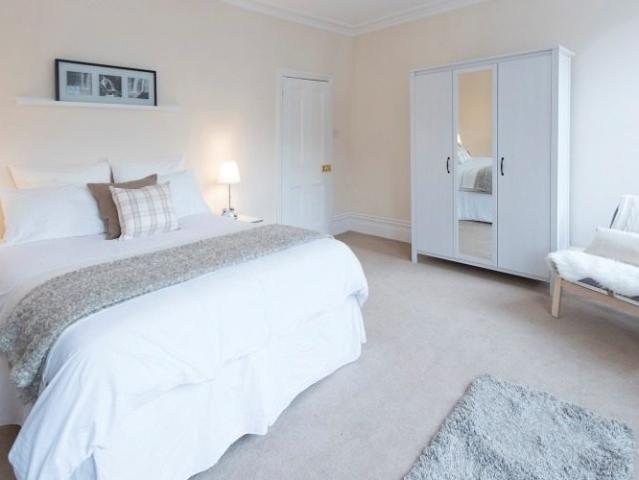 room in Battersea