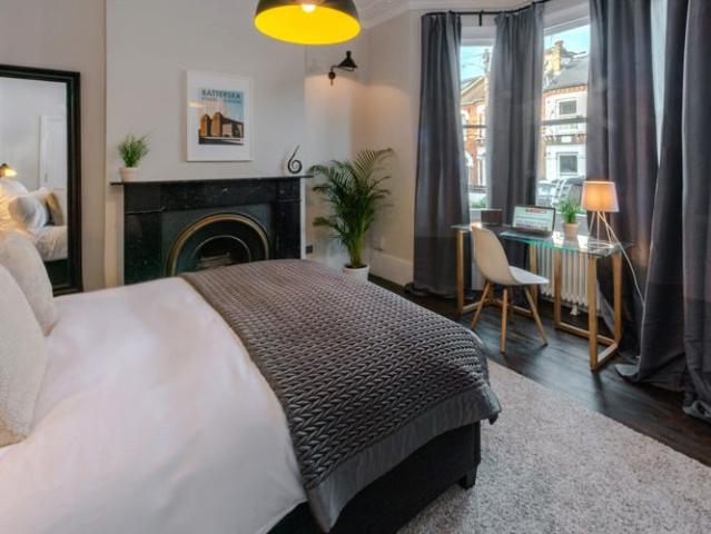 room in Battersea
