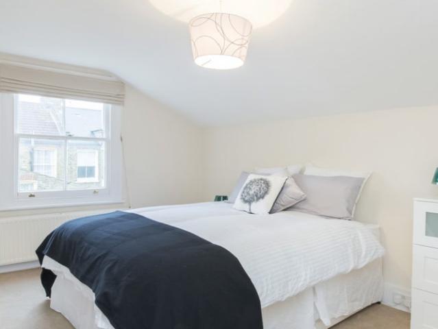 room in Battersea