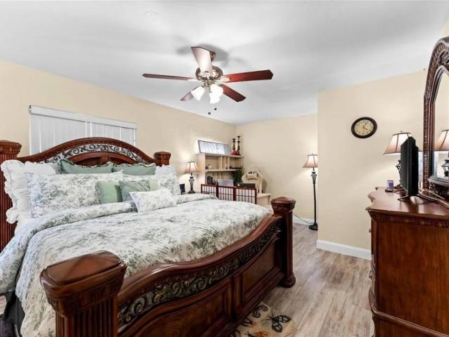 Room in beautiful pool home Amazing Location
