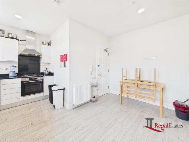 room in Beaumont Avenue, Wembley, Middlesex, HA0 3BZ