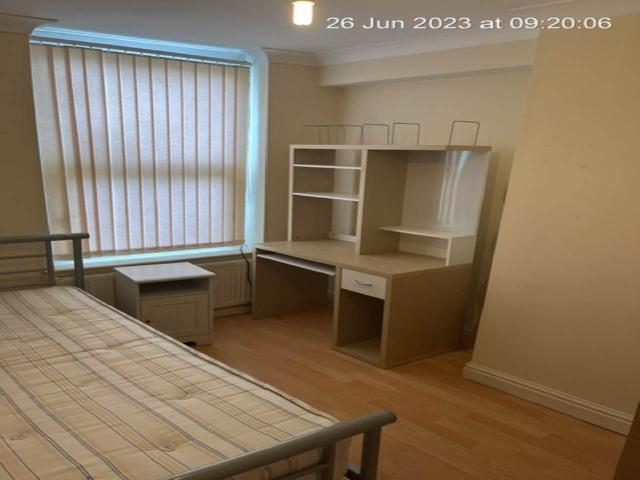 room in Bedford Street, Roath, Cardiff