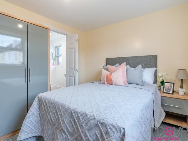 room in Belgrave Road, Gloucester, GL1