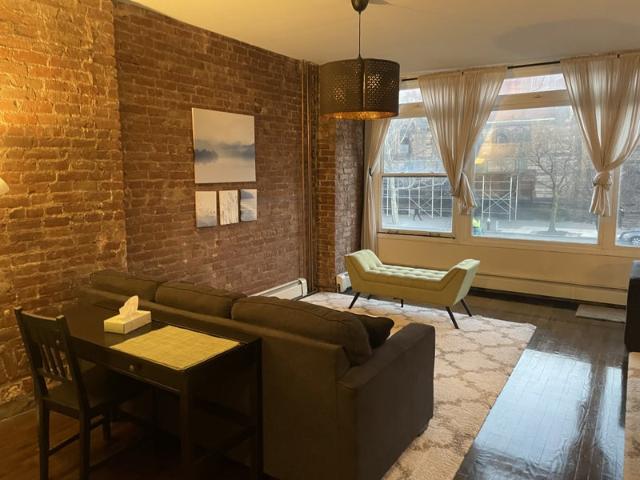Room in Bright, Furnished Renovated Duplex