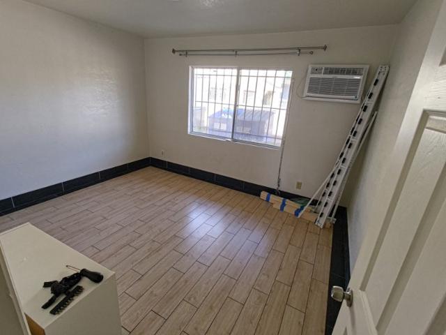 Room in Bright Highland Park Apartment