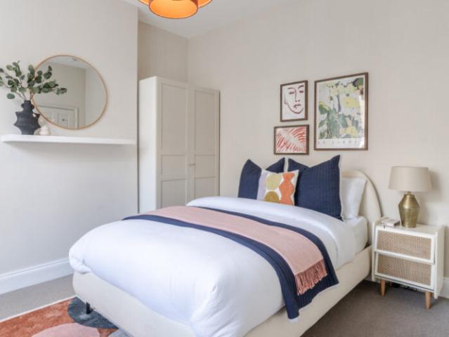 room in Brixton