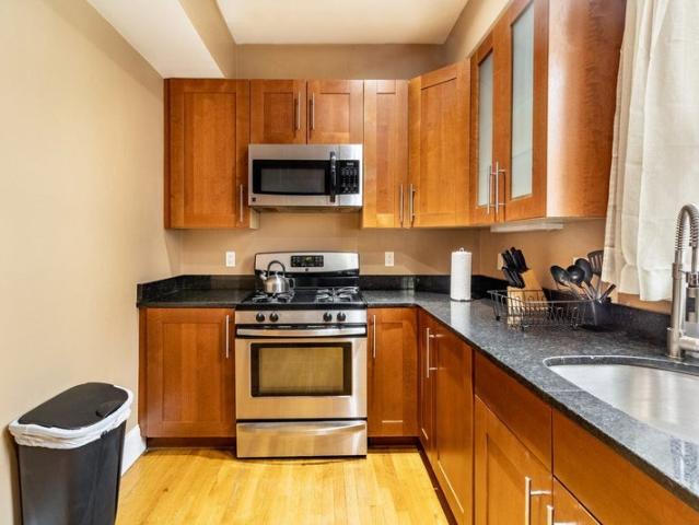 Room in Brookline on a flexible lease