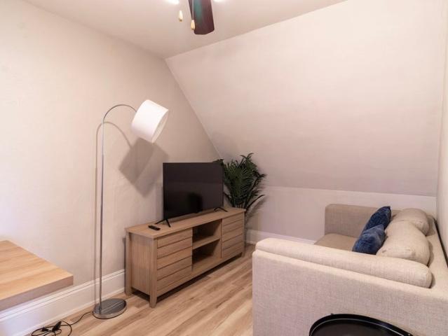 Room in Brookline on a flexible lease