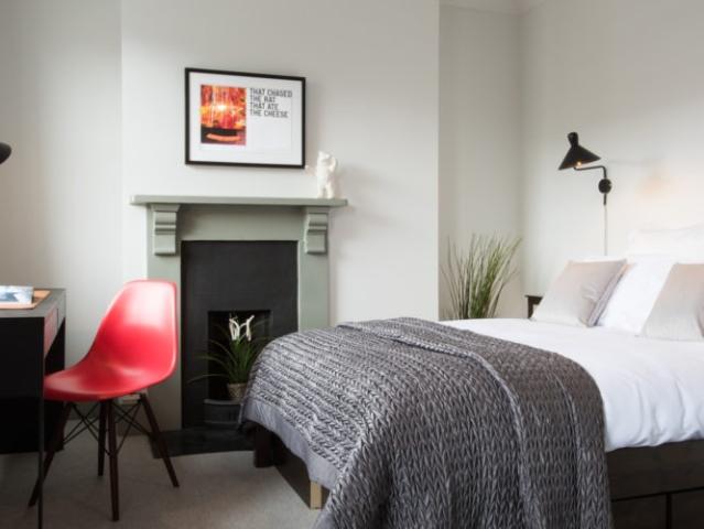 room in Browning Street