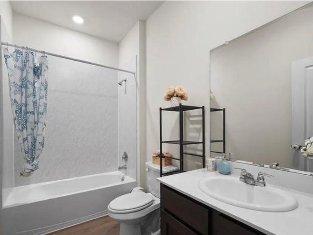 Room in caddo mills