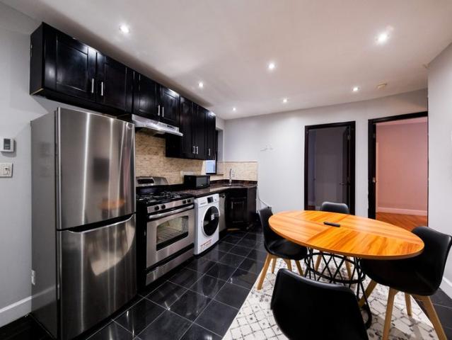 Room in Central Harlem on a flexible lease