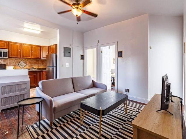 Room in Central Harlem on a flexible lease