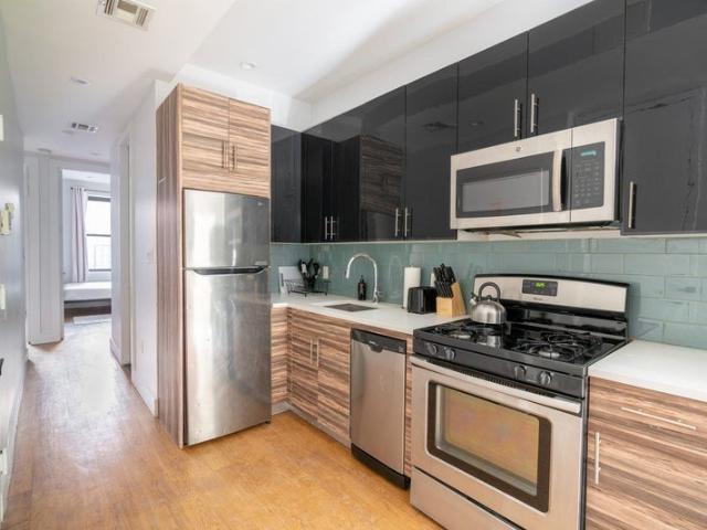 Room in Central Harlem on a flexible lease