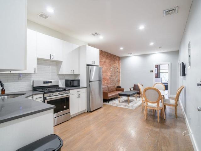 Room in Central Harlem on a flexible lease