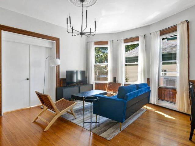 Room in Central Square Cambridge on a flexible l